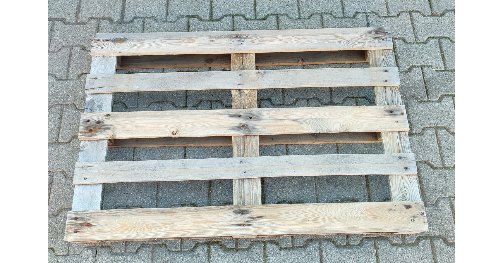 Használt nagy teherbírású egyutas raklap 800x1200 mm